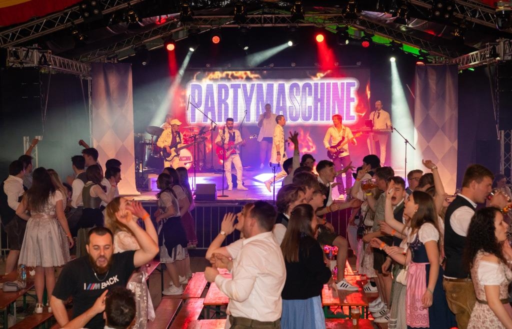 Zeitlang nach Zeitlarn: Seit Donnerstag wird beim Frühlingsfest gefeiert