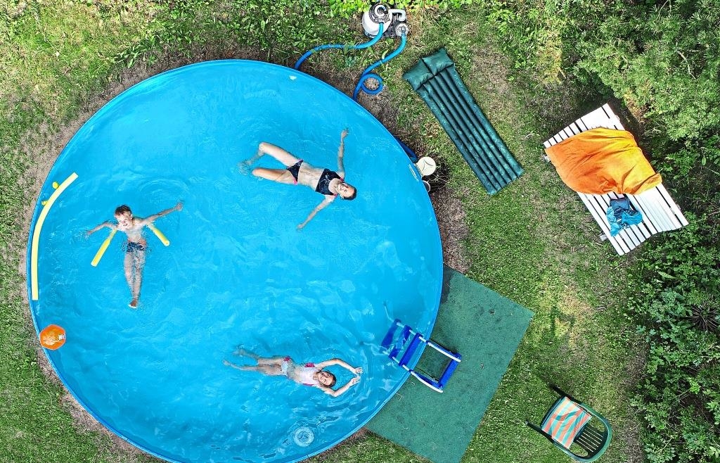 Nehmen „Corona-Pools“ den Freibädern Gäste weg?