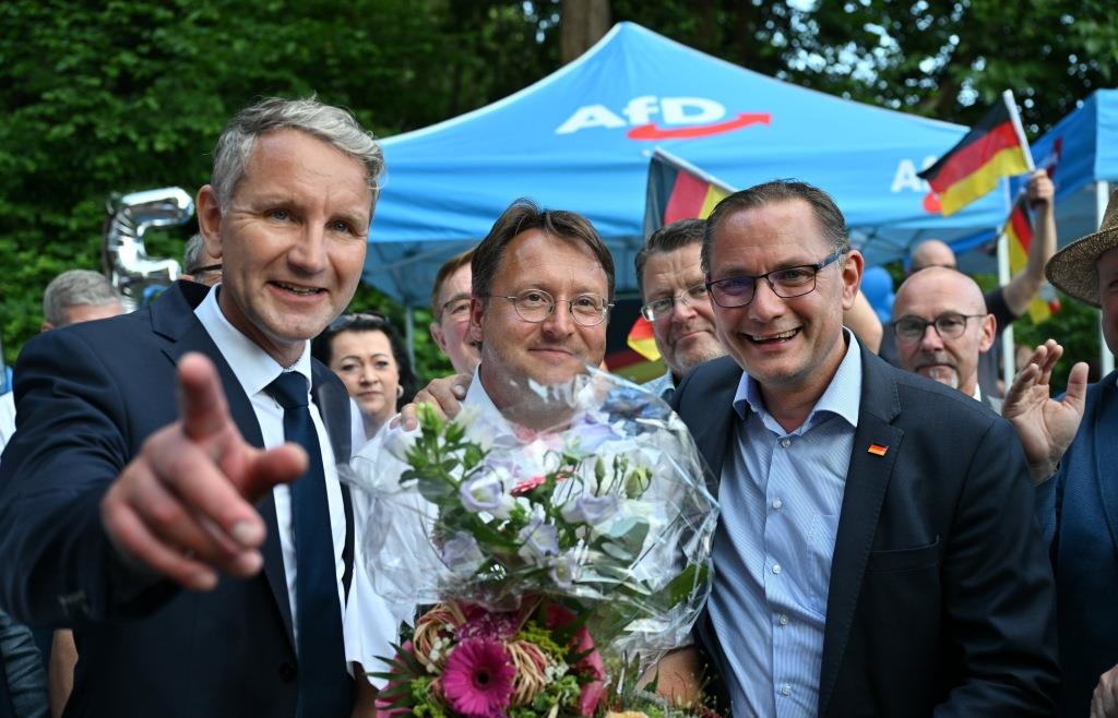 AfD-Landrat in Thüringen: Politiker schieben sich gegenseitig die Schuld zu