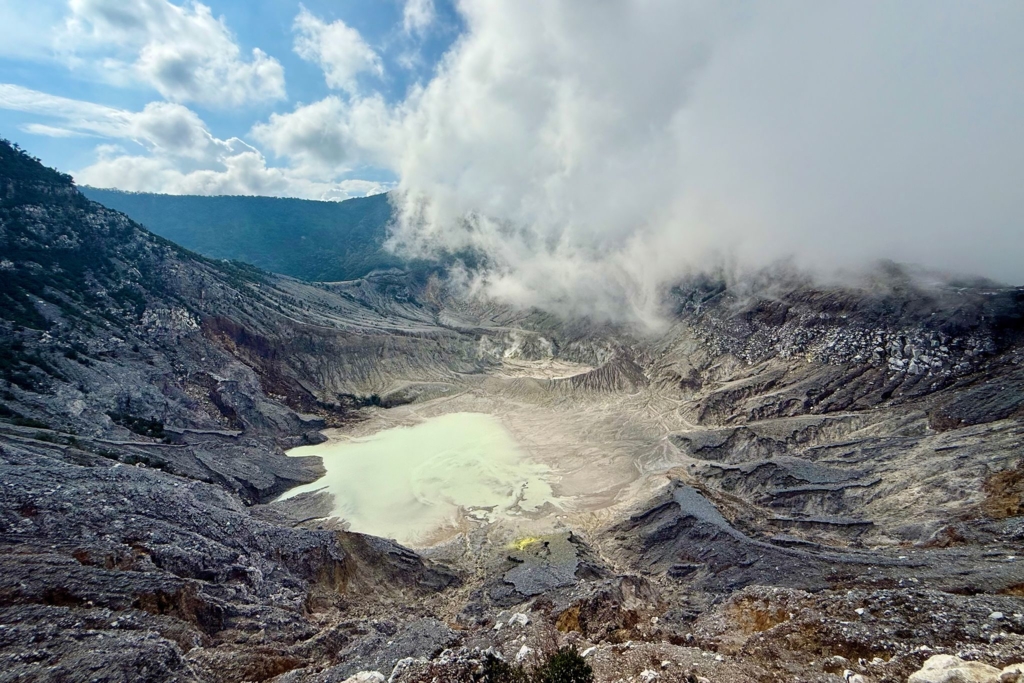 Mit dem Auto auf den Vulkan - auf Java ist das möglich