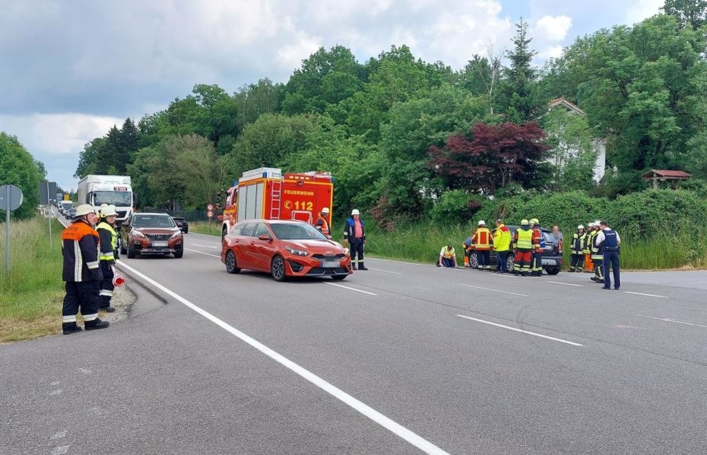 Unfall auf der B85 bei Viechtach - 69-jährige Frau leicht verletzt
