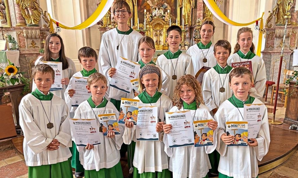 Aufnahmen, Ehrungen und Abschiede bei den Margarethenberger Ministranten