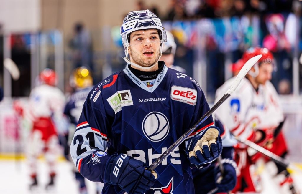 Er stand auch für die Passau Black Hawks auf dem Eis: Defensiv-Talent ...