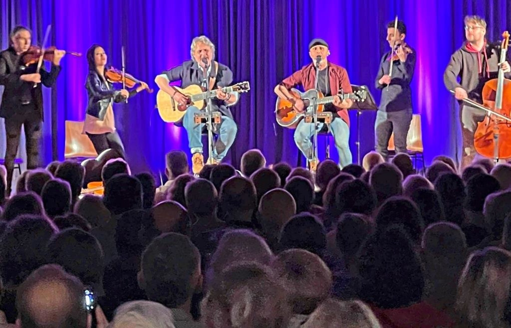 Emotionaler Auftakt von „Graceland“