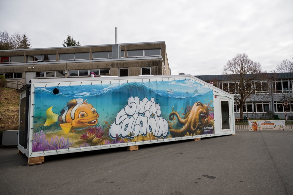 Schwimmen lernen im Container