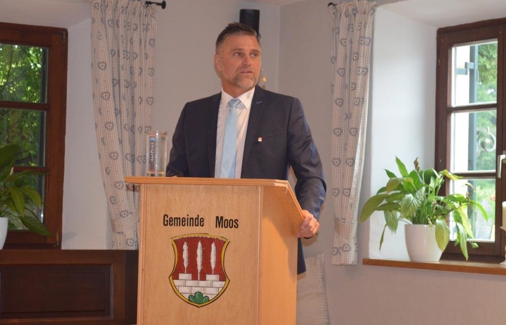 Alexander Zacher berichtet über aktuelle Entwicklung der Gemeinde Moos