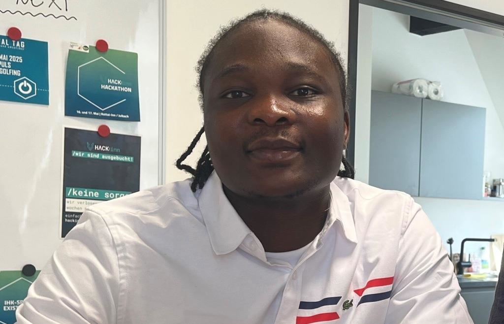Ibrahim Lawal (25) aus Nigeria leitet zwei erfolgreiche Start-ups in ...