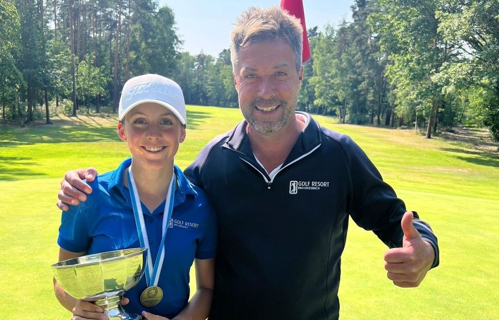 Mit Riesen-Vorsprung: Golf-Talent Lena Geier (13) aus Ringelai holt ...