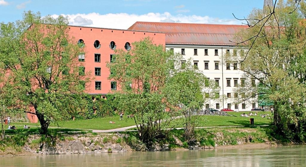 Unistart mit 2400 Erstsemestern