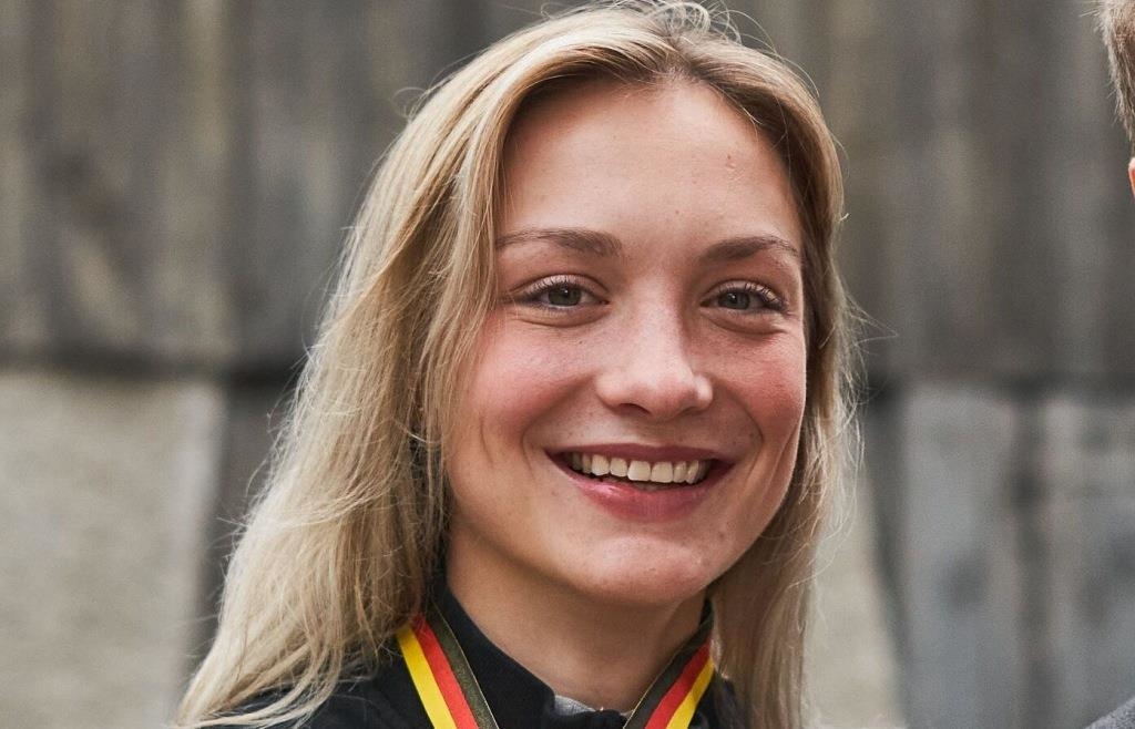 Mit einem Schluck Spezi: Marion Fromberger feiert deutschen ...