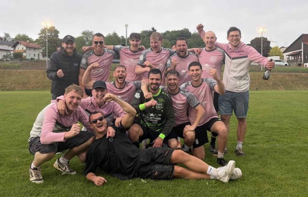 „Crown Cup“ in St. Oswald: Fußballturnier mit Joker-Karten und geheimen ...