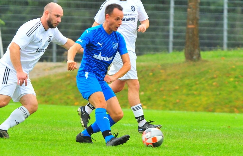 Wirbel um ein Tor und zwei Doppelpacker: Binder kontert Irg, Wegscheid ...