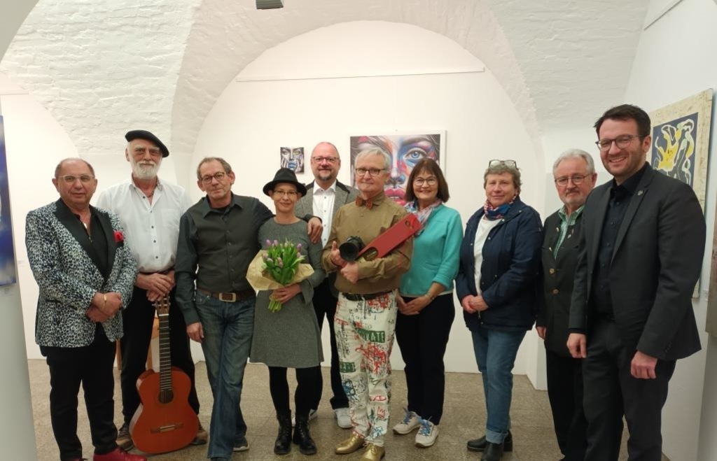 Drei Künstler-Freunde und die KI: „Die Kunst im Wandel der Zeit“ in der ...
