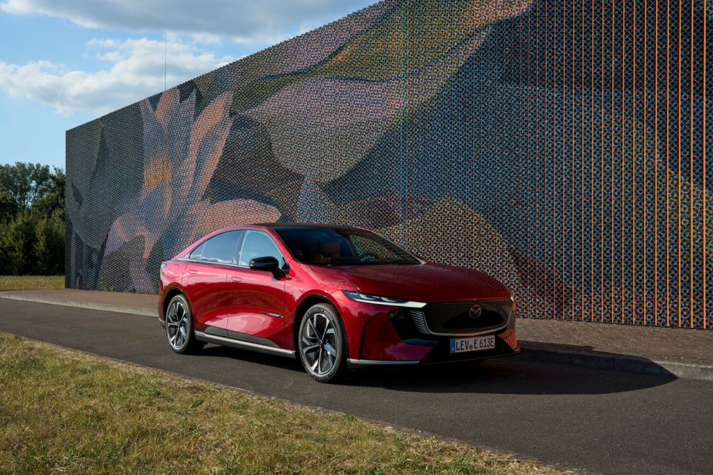 Mazda kontert elektrische SUV-Welle mit der Limousine 6e