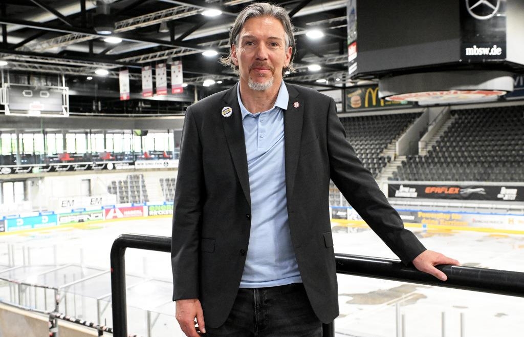 Der Trainer-Finder macht es selbst: Uwe Krupp soll beim EV Landshut Fan-Szene befrieden und ...