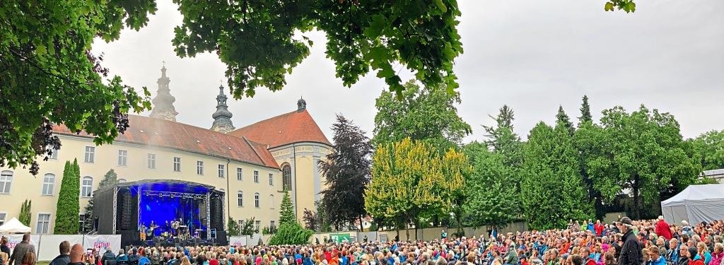 Haindling erinnern 2000 Gäste in Fürstenzell: „Seids freindlich!“
