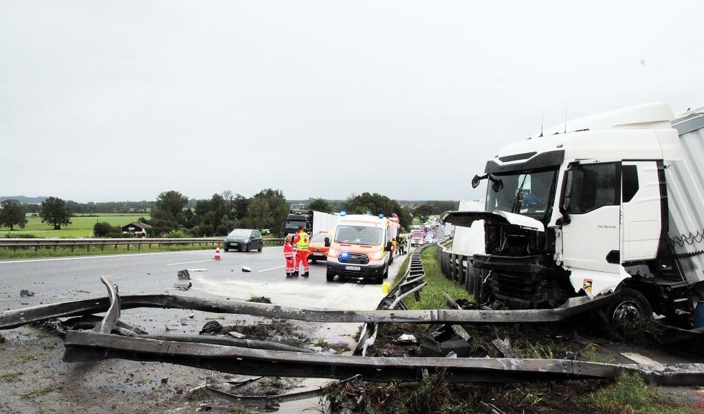 Lkw-Unfall bei Bernau: A8 in Richtung Salzburg stundenlang gesperrt