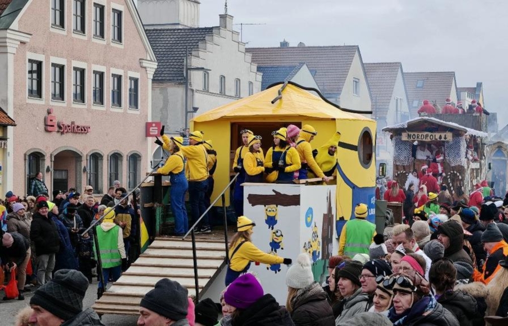 In Pilsting ist so richtig Fasching: Der Umzug zum Nachlesen im Liveticker