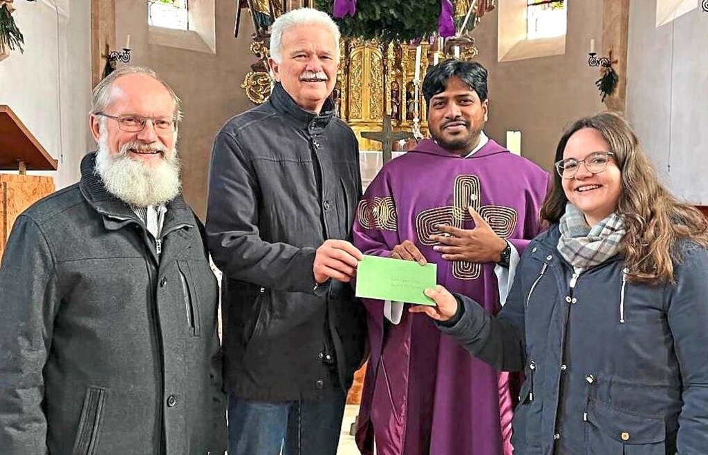 Erlös des Erlbacher Adventssingens an Pfarrvikar Kumar Yangaladasu ...