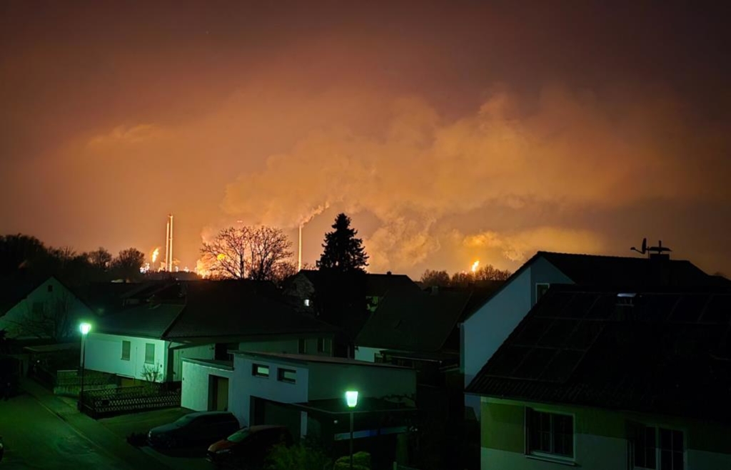 Rauchschwaden über Neustadt: Video vom Großeinsatz bei Bayernoil