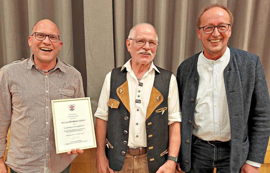 Kienberger Josef Mair und Herbert Maier für ihr Engagement geehrt
