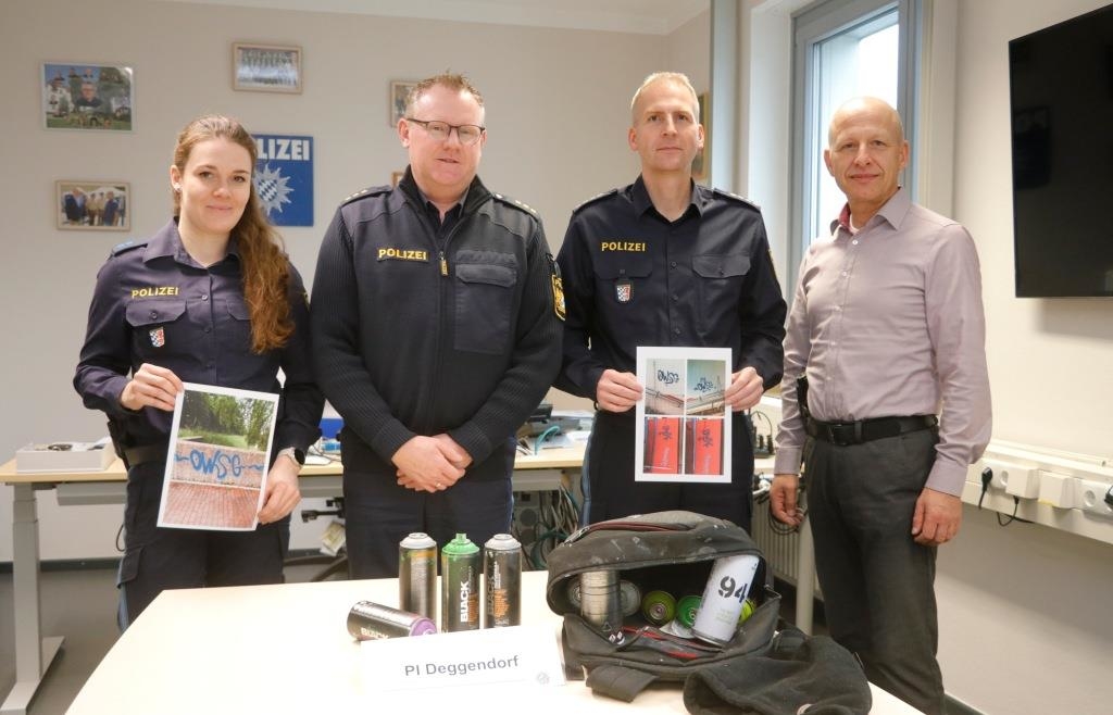 Polizei löst Rätsel um mysteriöse Graffiti-Schriftzüge in Deggendorf