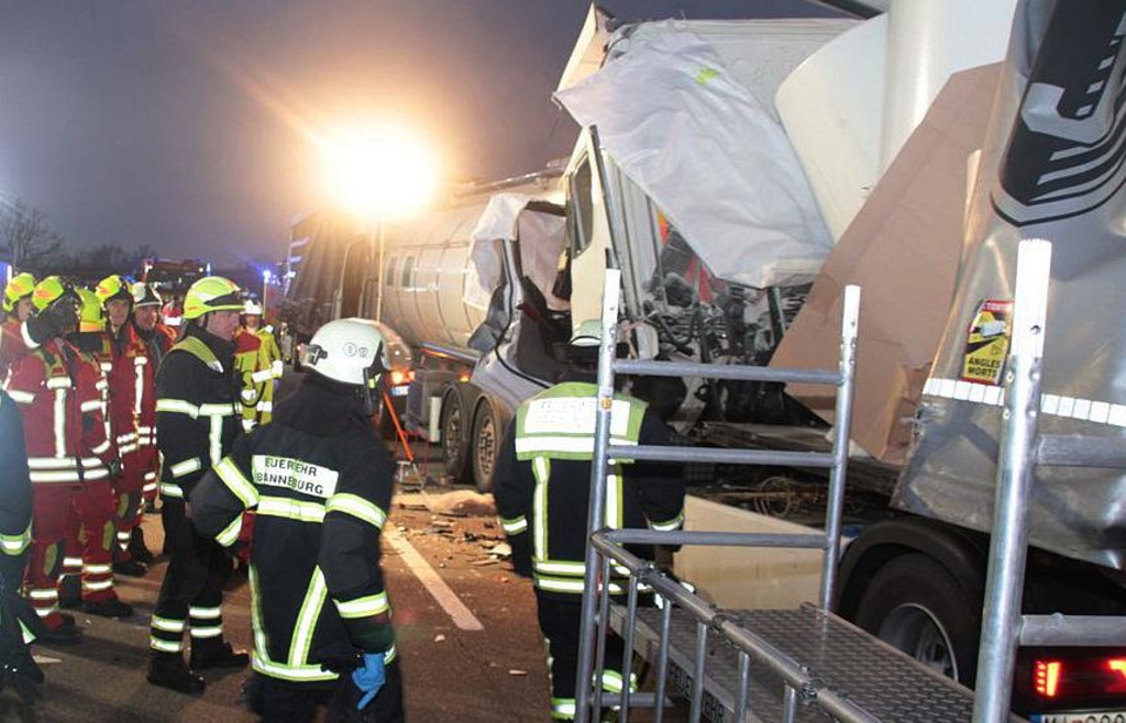 Schwerer Unfall bei Brannenburg: A93 Richtung Kufstein gesperrt
