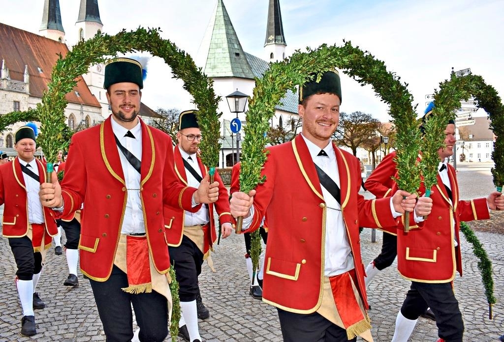 Arbinger Schäffler tanzen in Altötting