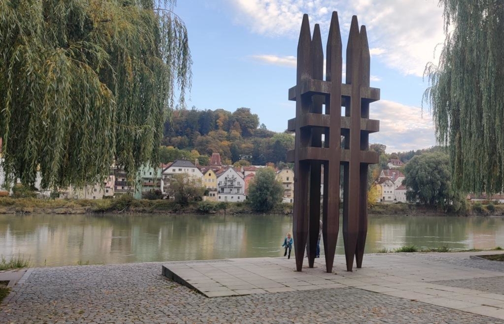 Stadt Passau überwacht NS-Mahnmal in der Zeit um Gedenktage mit Kameras