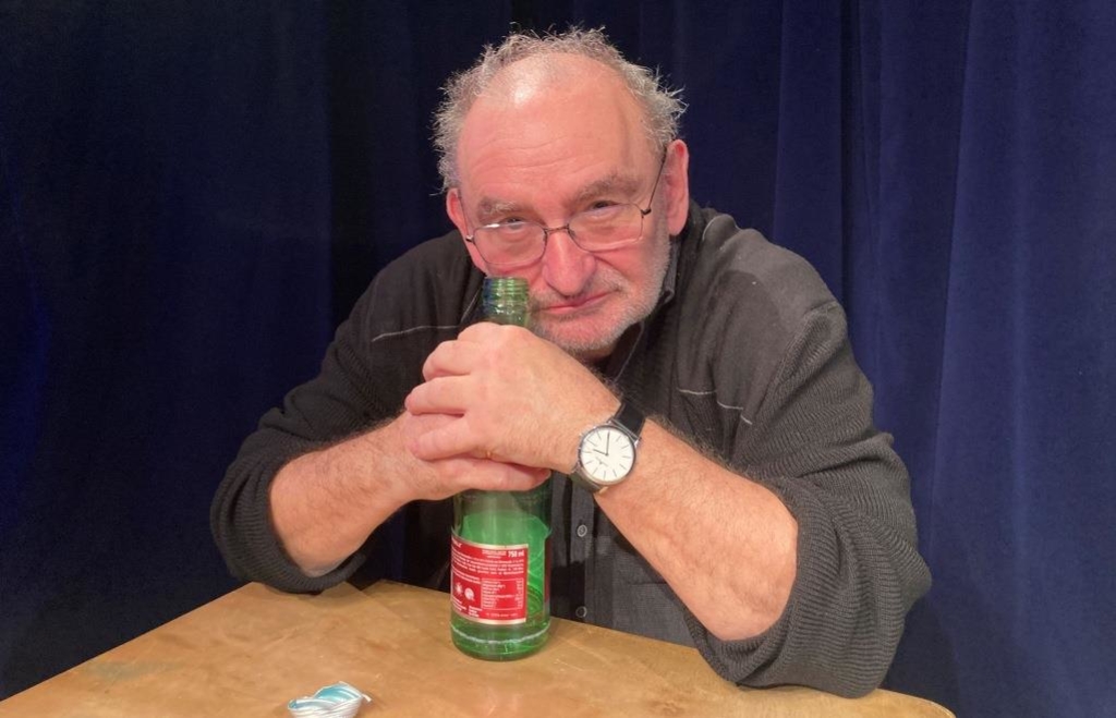 Sigi Zimmerschied feiert Premiere, spielt mit Josef Hader im Kino und ...