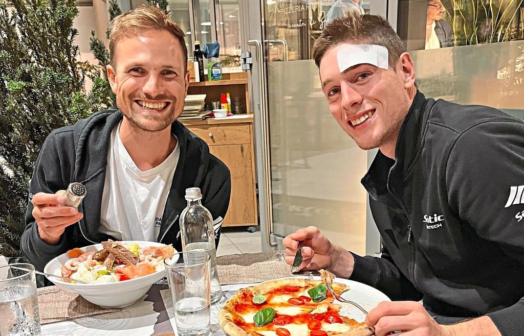 Zwei Passauer bei der Gravelbike-WM: Der eine stürzt, der andere denkt ...