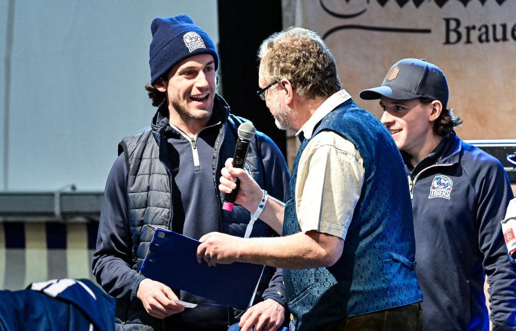 „Ein Leader, ein Vorbild“: Der Abschied von Taylor Leier tut den ...