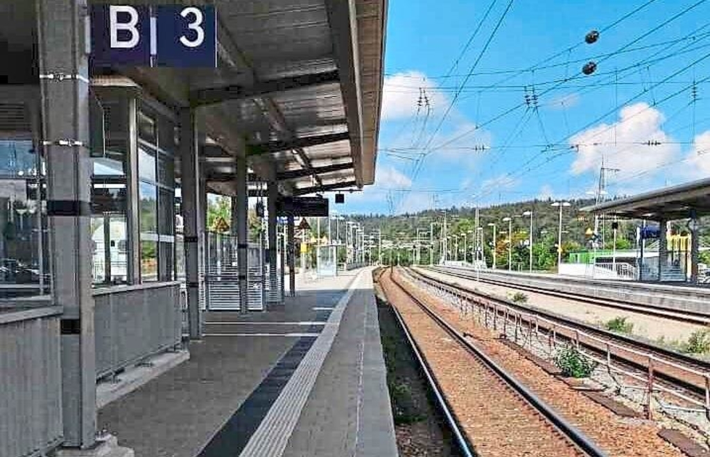 Bahn saniert Gleis 3 im Bahnhof Traunstein