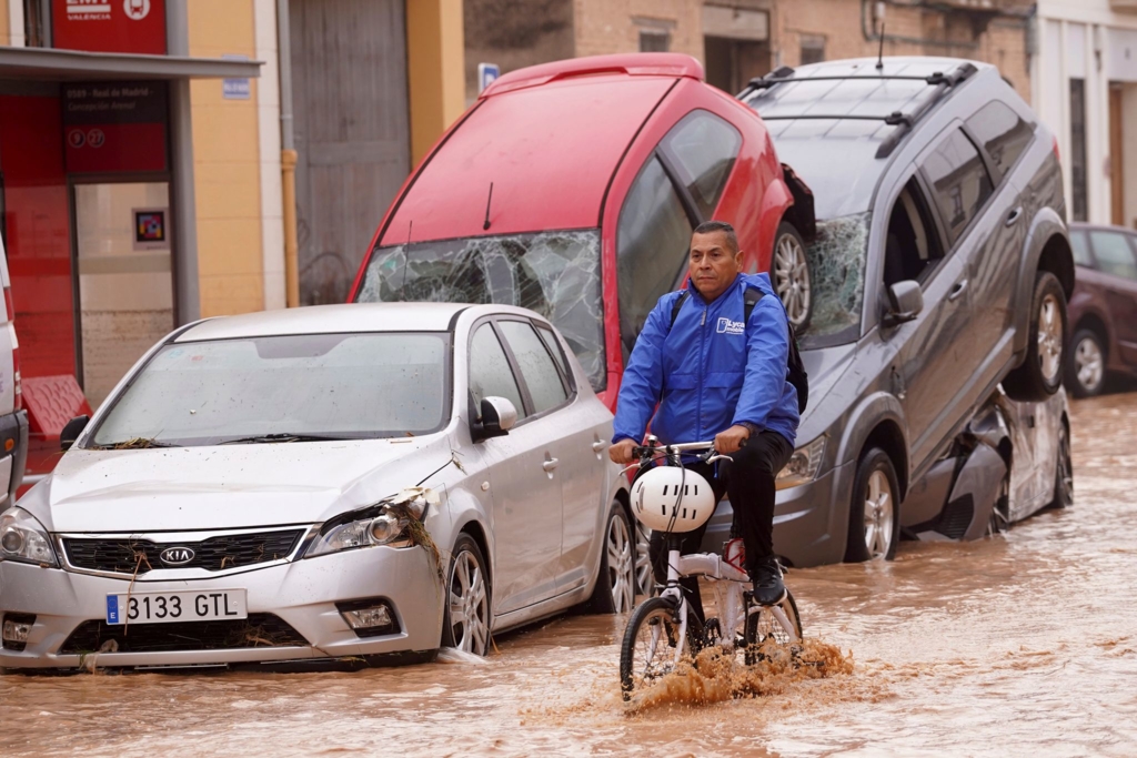 Valencia ein Jahr nach der Flut: Wiederaufbau und Wut