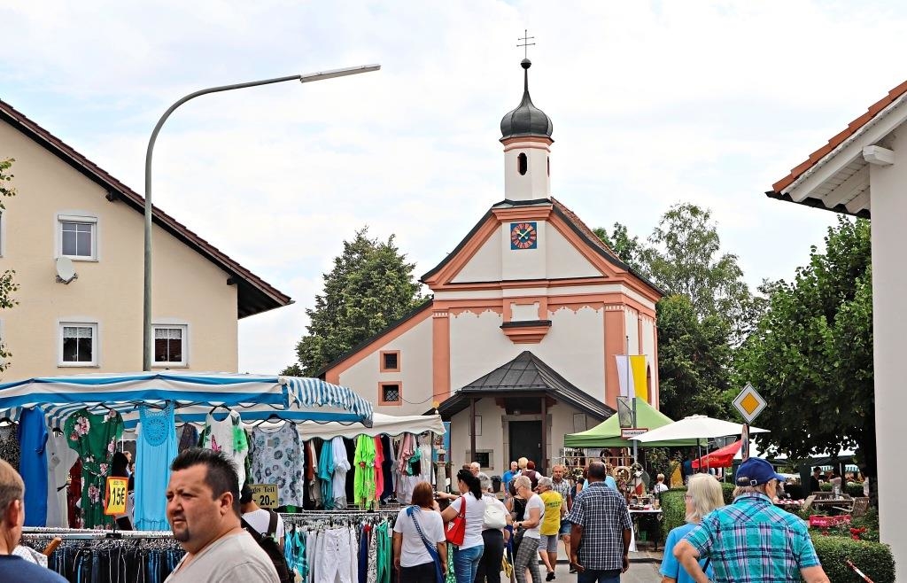 Tausende pilgern am großen Frauentag nach Handlab