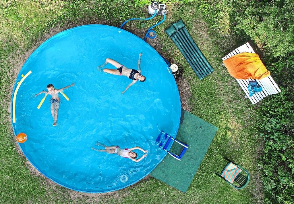Nehmen „Corona-Pools“ den Freibädern Gäste weg?