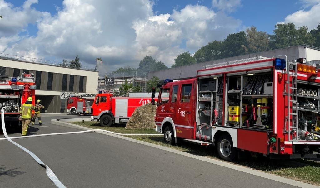 Turnhalle in Flammen: Feuerwehr-Großeinsatz an der Marienrealschule Cham