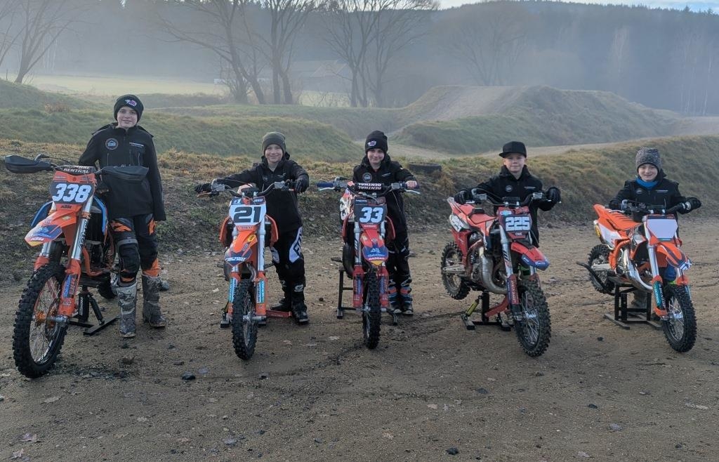 Mit acht Jahren auf dem Bike: Die Nachwuchs-Motocross-Talente des MCC ...