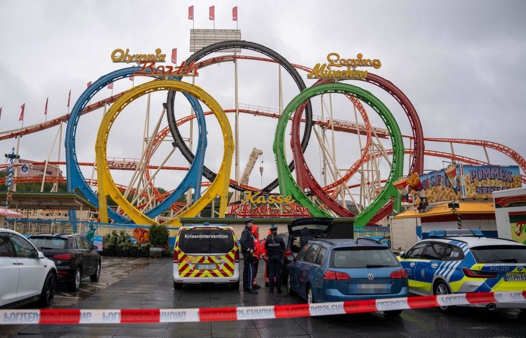 Oktoberfest: Arbeiter (20) verunglückt bei Probefahrt von Achterbahn ...