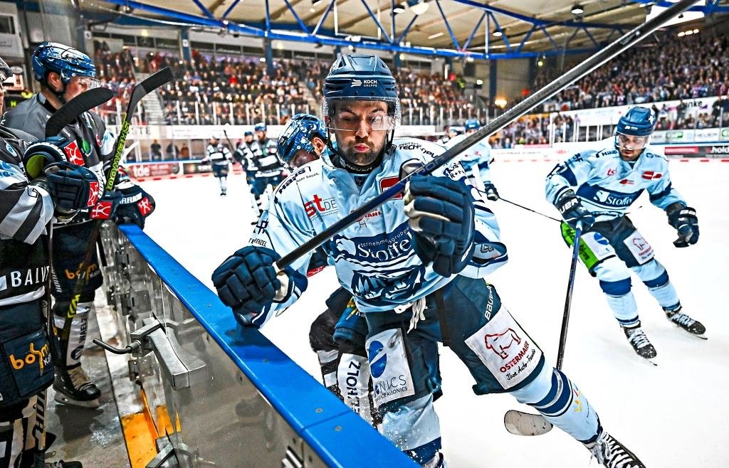 Alles schon geregelt: Cole Fonstad verlässt die Straubing Tigers ...