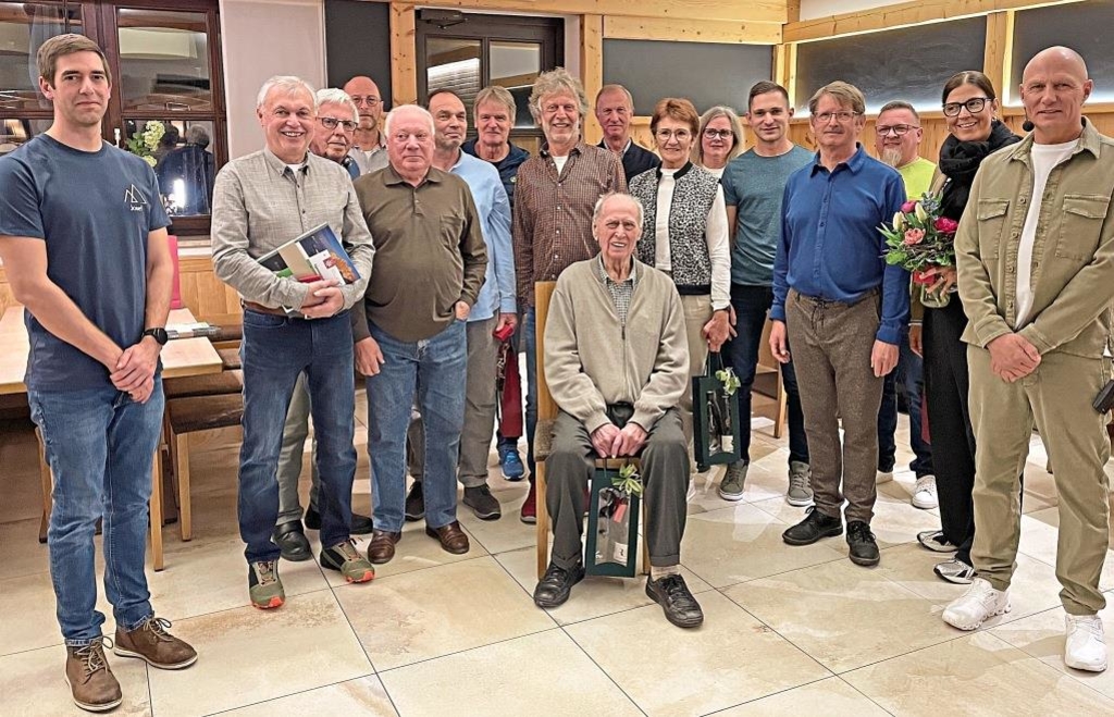 Ehrungen: Seit 65 Jahren beim Alpenverein Gangkofen