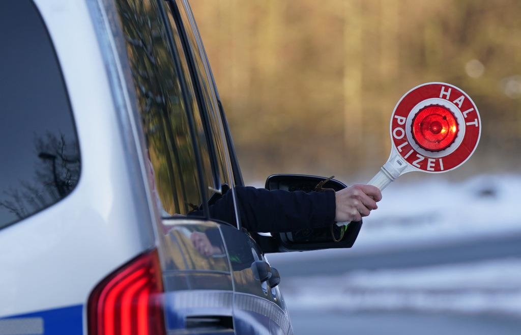 Kurze Verfolgungsjagd durch Eggenfelden: Polizei stoppt betrunkenen Autofahrer