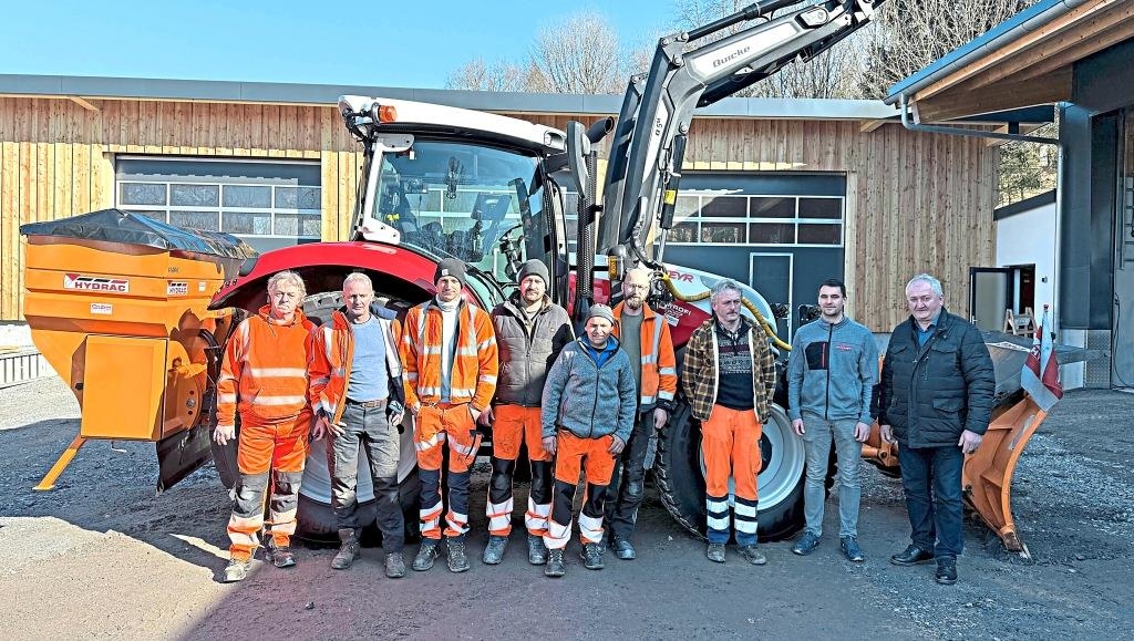 Neuer Traktor für Graflings Bauhof