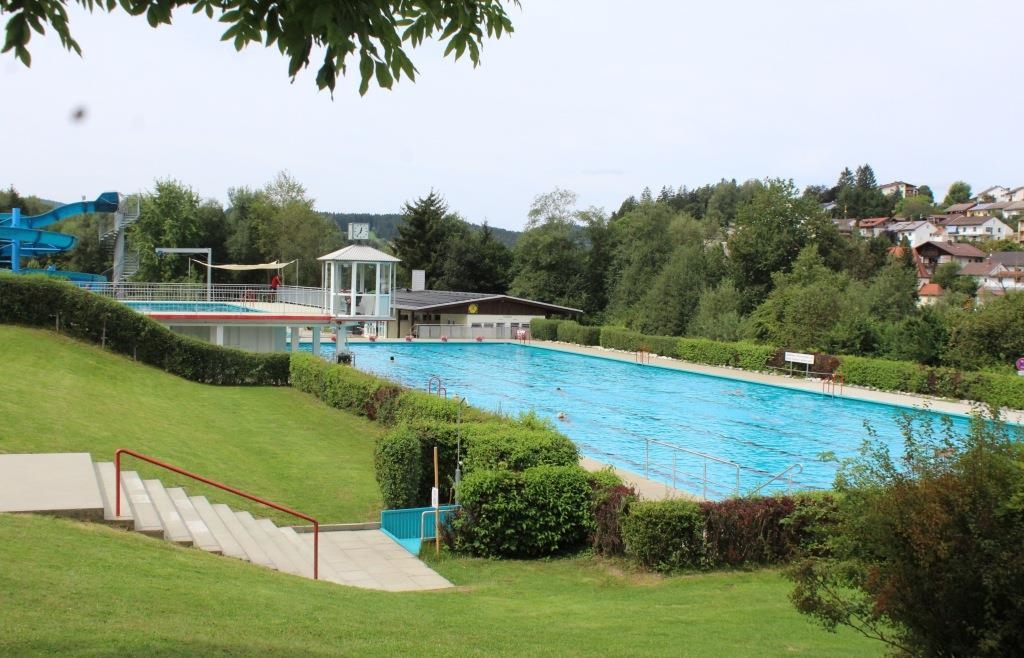 Das Freibad in Regen öffnet am 10 Juni – Lösung für Kiosk gefunden