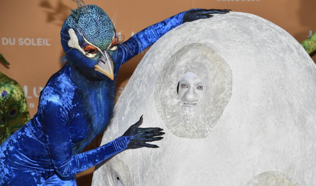 Heidis herrliches Halloween-Kostüm: Topmodel als schillernder Pfau