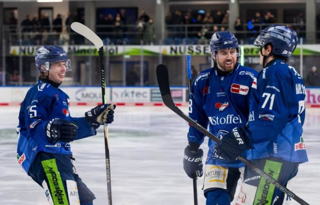 Sieg und die Gegner spielen für Straubing: Tigers mit Glücksgefühlen in ...