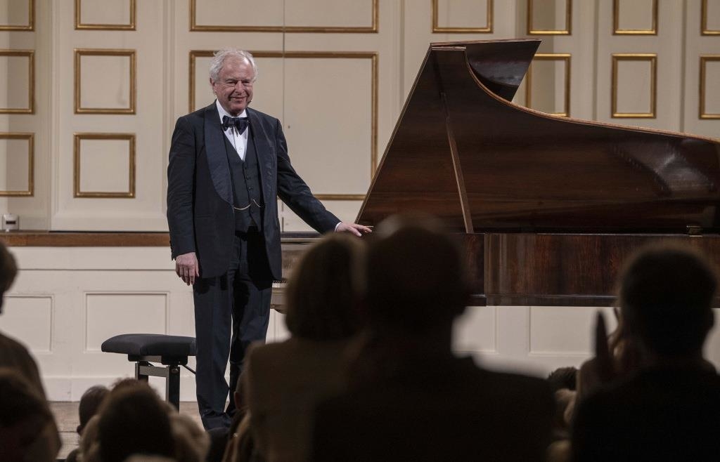 Vielfarbig leuchtende Klangbilder: András Schiff glänzt auf einem ...