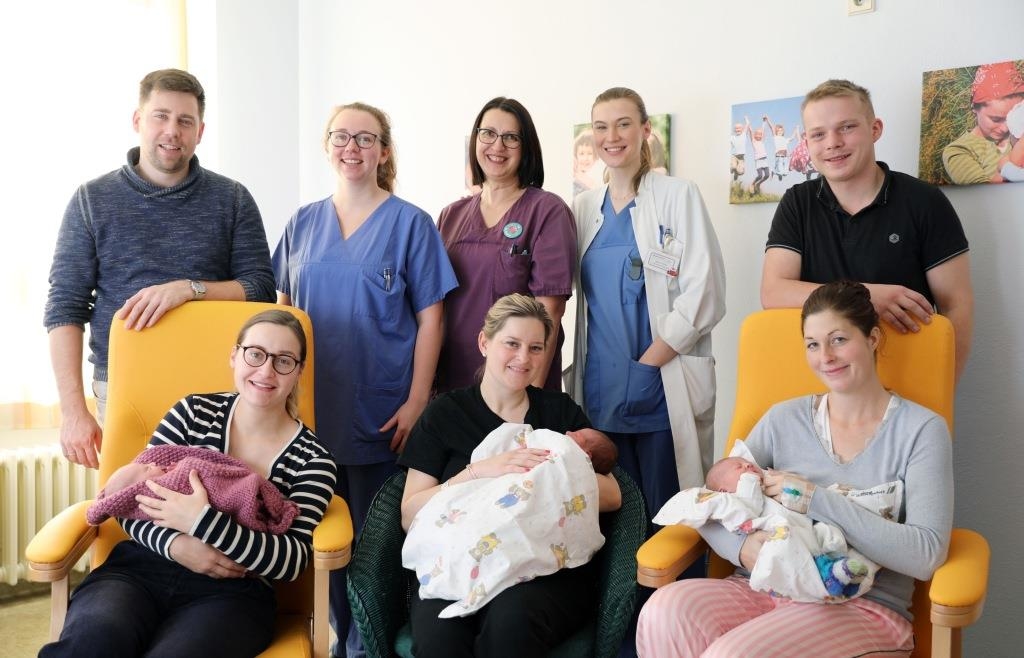 Sechs Weihnachtsbabys erblickten am Klinikum Landshut das Licht der Welt