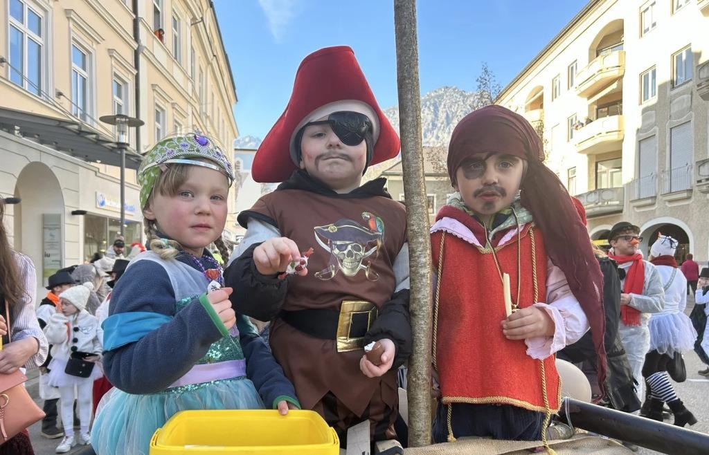Fasching 2025: So feierten die Narren in Nieder- und Oberbayern am ...