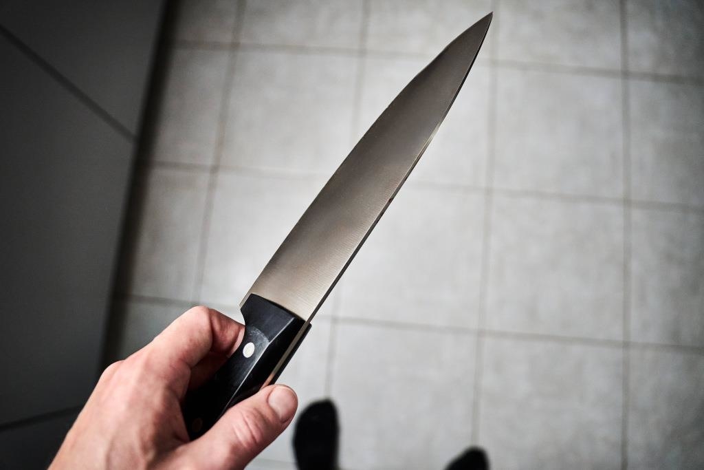 Mit Messer bewaffneter Mann von Polizisten in Erding bei München angeschossen